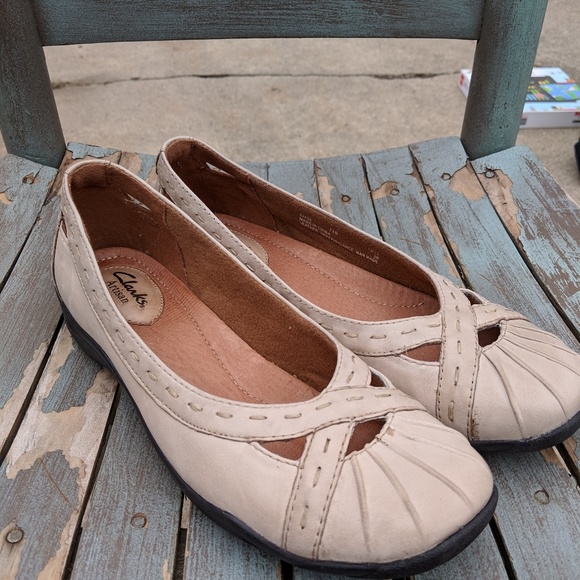 Clarks | Shoes | Clarks Artisan Beige Leather Slip On Shoes 75m | Poshmark